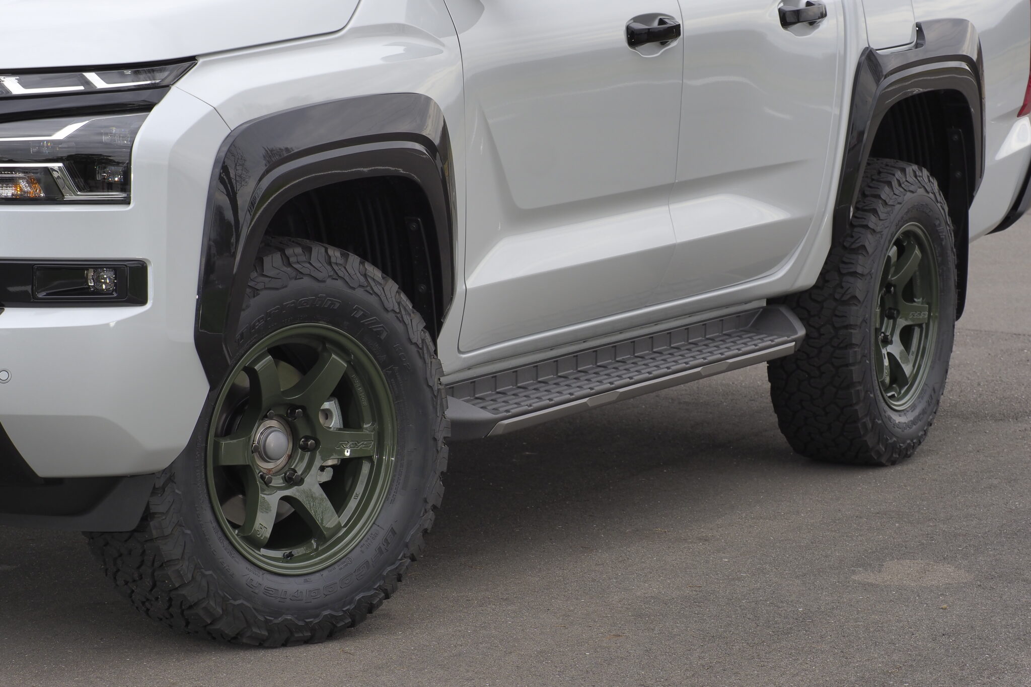 LC2Tトライトンに社外アルミホイール装着!!もっとカッコ良くなること間違い無し!?【PR】 | Motorz（モーターズ）- クルマ・バイクをもっと楽しくするメディア