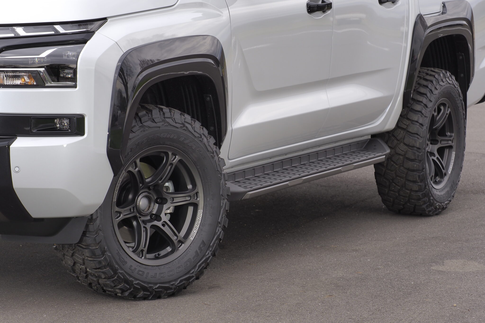 LC2Tトライトンに社外アルミホイール装着!!もっとカッコ良くなること間違い無し!?【PR】 | Motorz（モーターズ）- クルマ・バイクをもっと楽しくするメディア