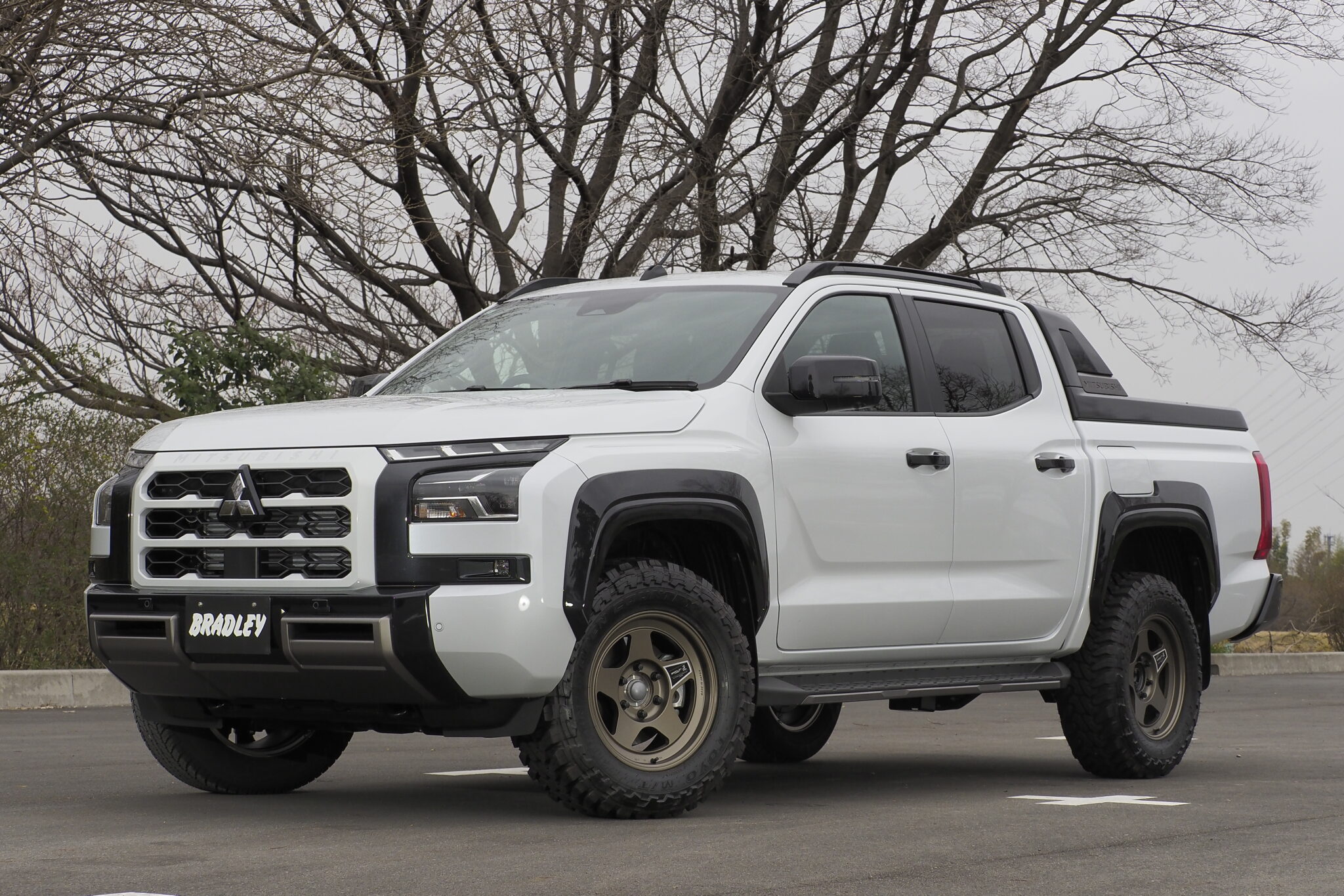 LC2Tトライトンに社外アルミホイール装着!!もっとカッコ良くなること間違い無し!?【PR】 | Motorz（モーターズ）- クルマ・バイクをもっと楽しくするメディア