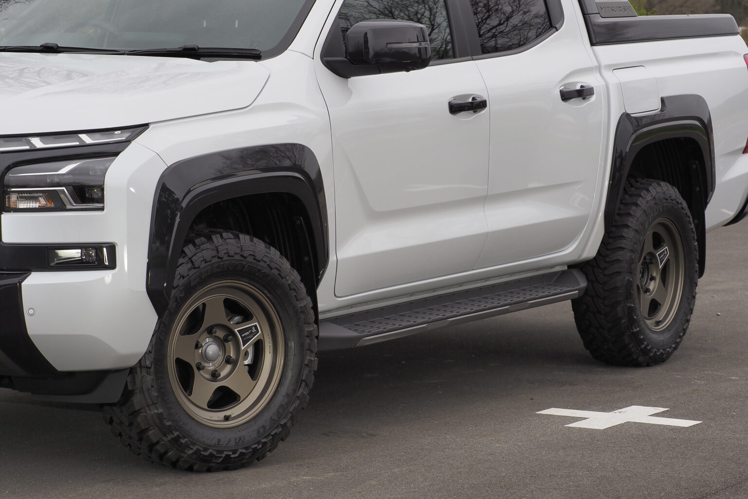 LC2Tトライトンに社外アルミホイール装着!!もっとカッコ良くなること間違い無し!?【PR】 | Motorz（モーターズ）- クルマ・バイクをもっと楽しくするメディア